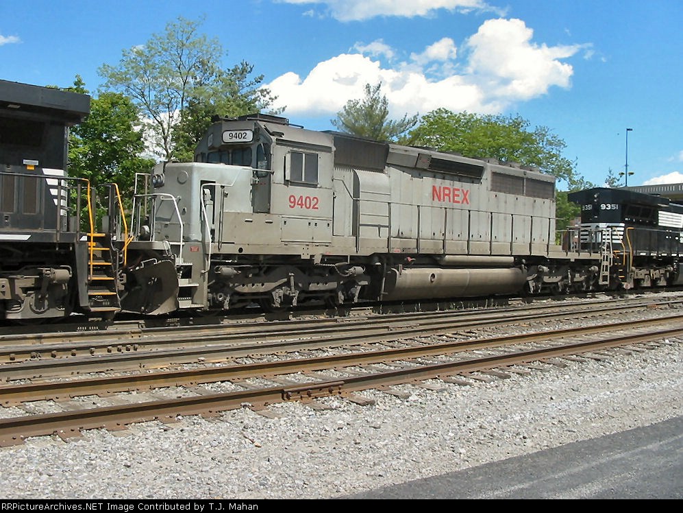 NREX 9402 "the big porch" on NS 111